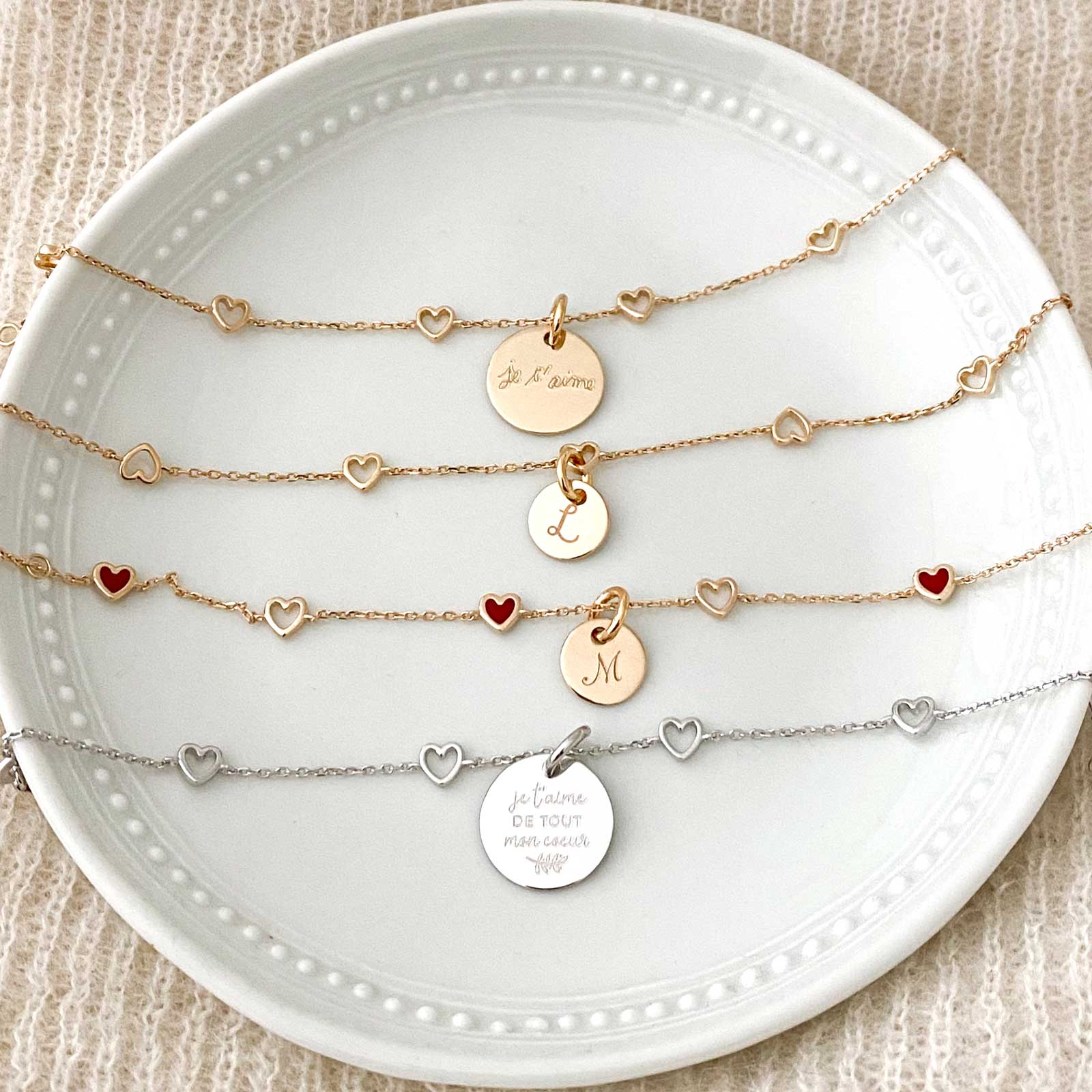Bracelet personnalisé chaîne cœurs ajourés médaille plaqué or 15 mm ...