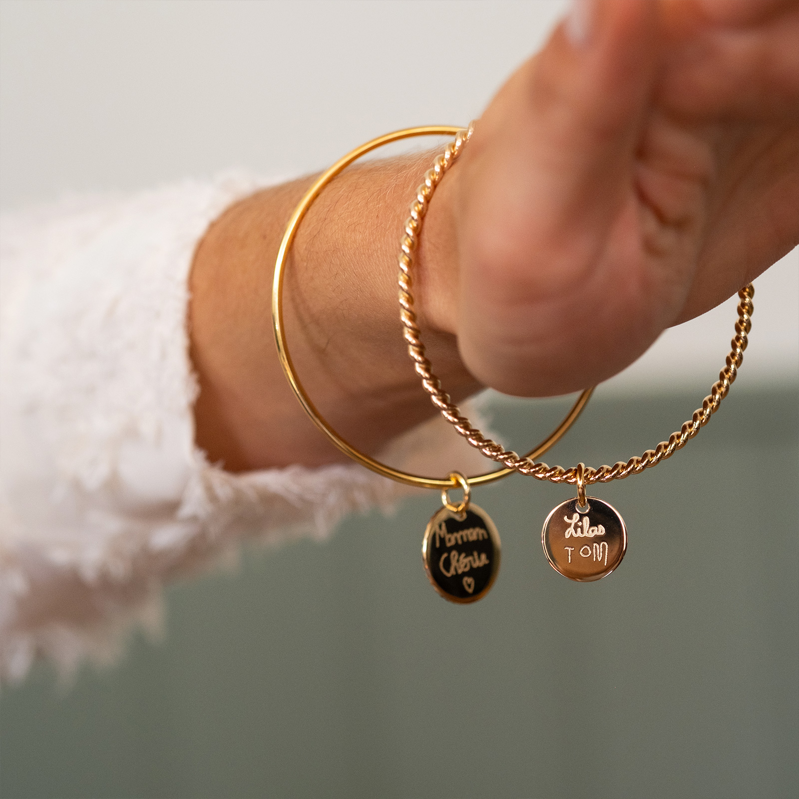 Bracelet jonc plaqué or torsadé personnalisé médaille 15 mm gravée ...